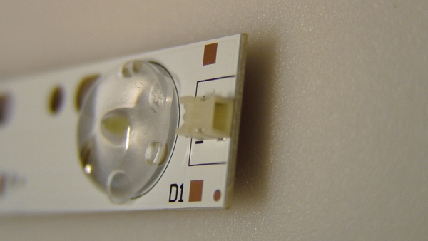 HDTV PARTS. IC-A-CNA032D127, XC019, E235380, E235380, C108PHBYZF7B, LED ...